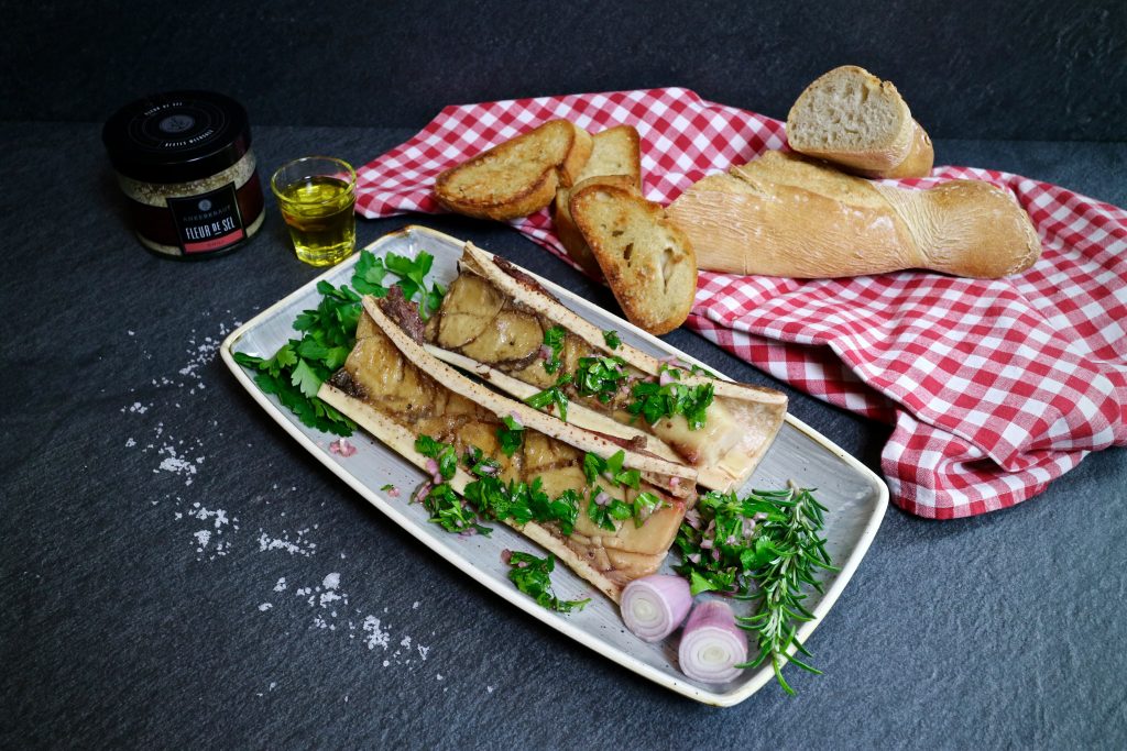 God save the bone! Gegrillter Markknochen mit Petersilien-Salat | Berg ...